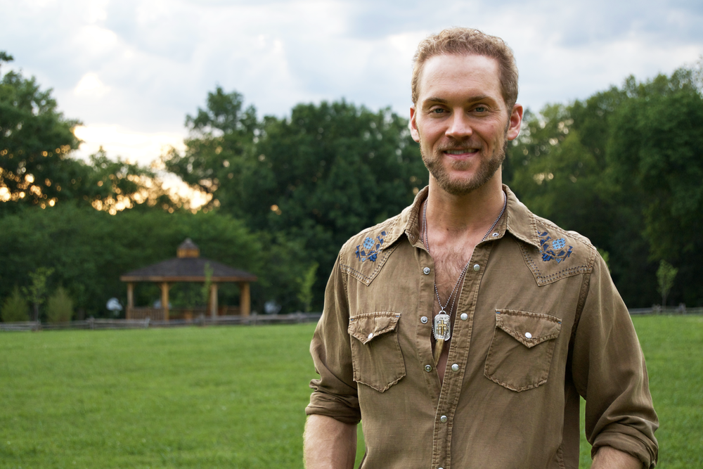 Douglas Riley - Artist Spotlight :: Indie Spark