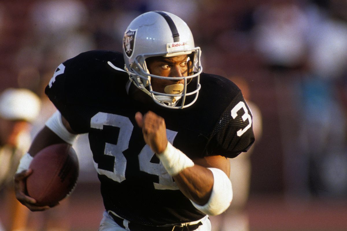7 Fastest Running Backs Throughout History of NFL :: Indie Spark